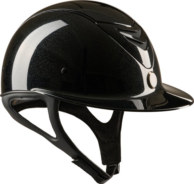 OneK Avance Glossy Shimmer Sort. Hjelm med Bred Skygge. VG1